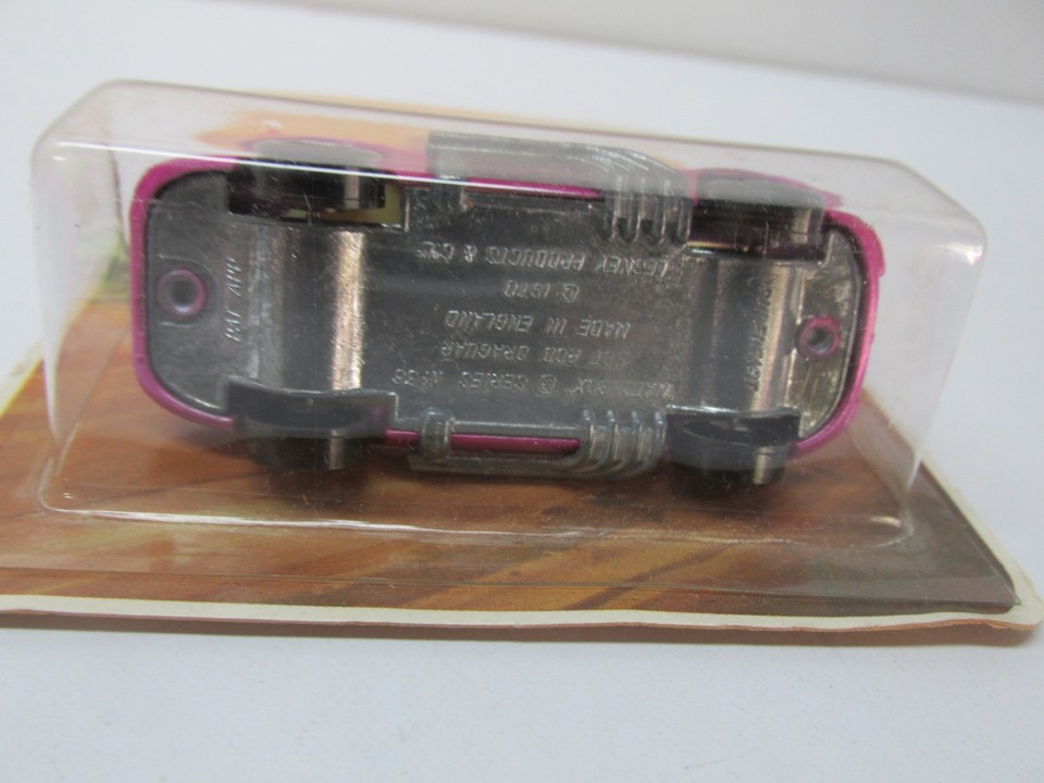 MATCHBOX Superfast 36B Hot Rod Draguar Pink / Clear Wind / Ivory Int ...