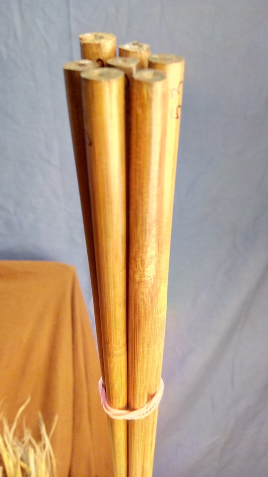 Wooden arrow shafts. 10 blanks for traditional arrows made of Ash. 32 ...