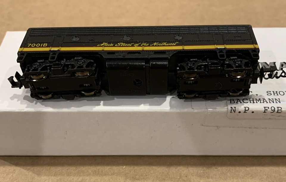 Bachmann Plus Northern Pacific F9B #7001B Powered Unit (N Scale) | eBay