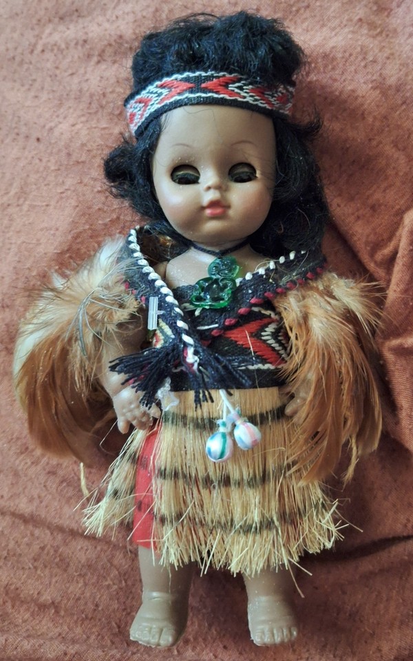 NEW ZEALAND MAORI DOLL - TRADITIONAL COSTUME - 17cmH - POI BALLS ...