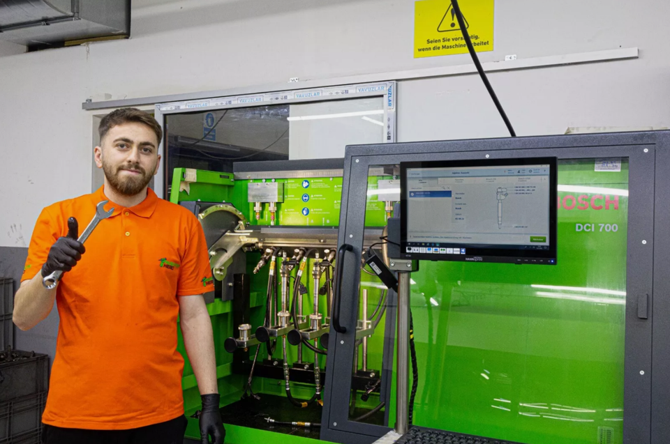 0445110131 Bosch Injektor BMW 13537789661 7789661 7789670 7788609 ...