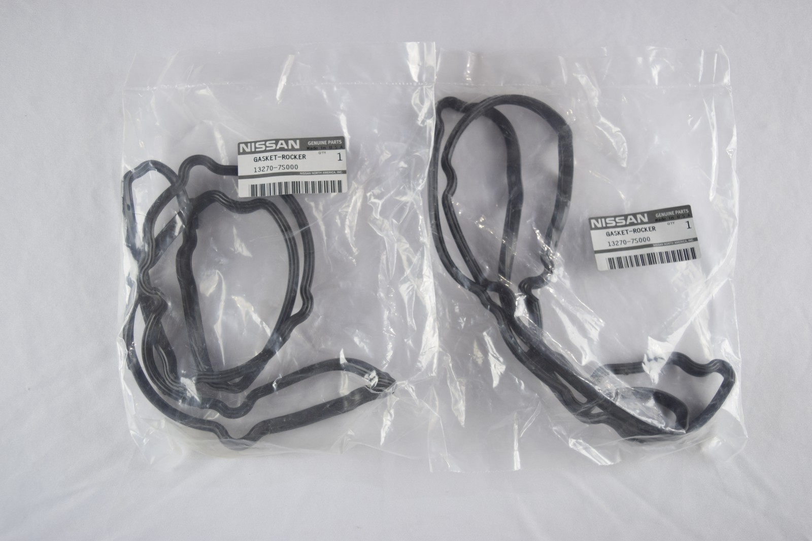 GENUINE NISSAN INFINITI Engine Valve Cover Gasket Set 2 x 132707S000 | eBay