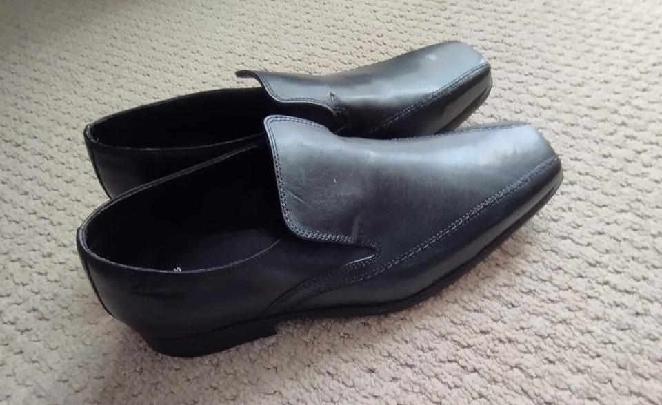 Black Clarks shoes - size UK 9.5 / EUR 44 - hardly worn - excellent ...