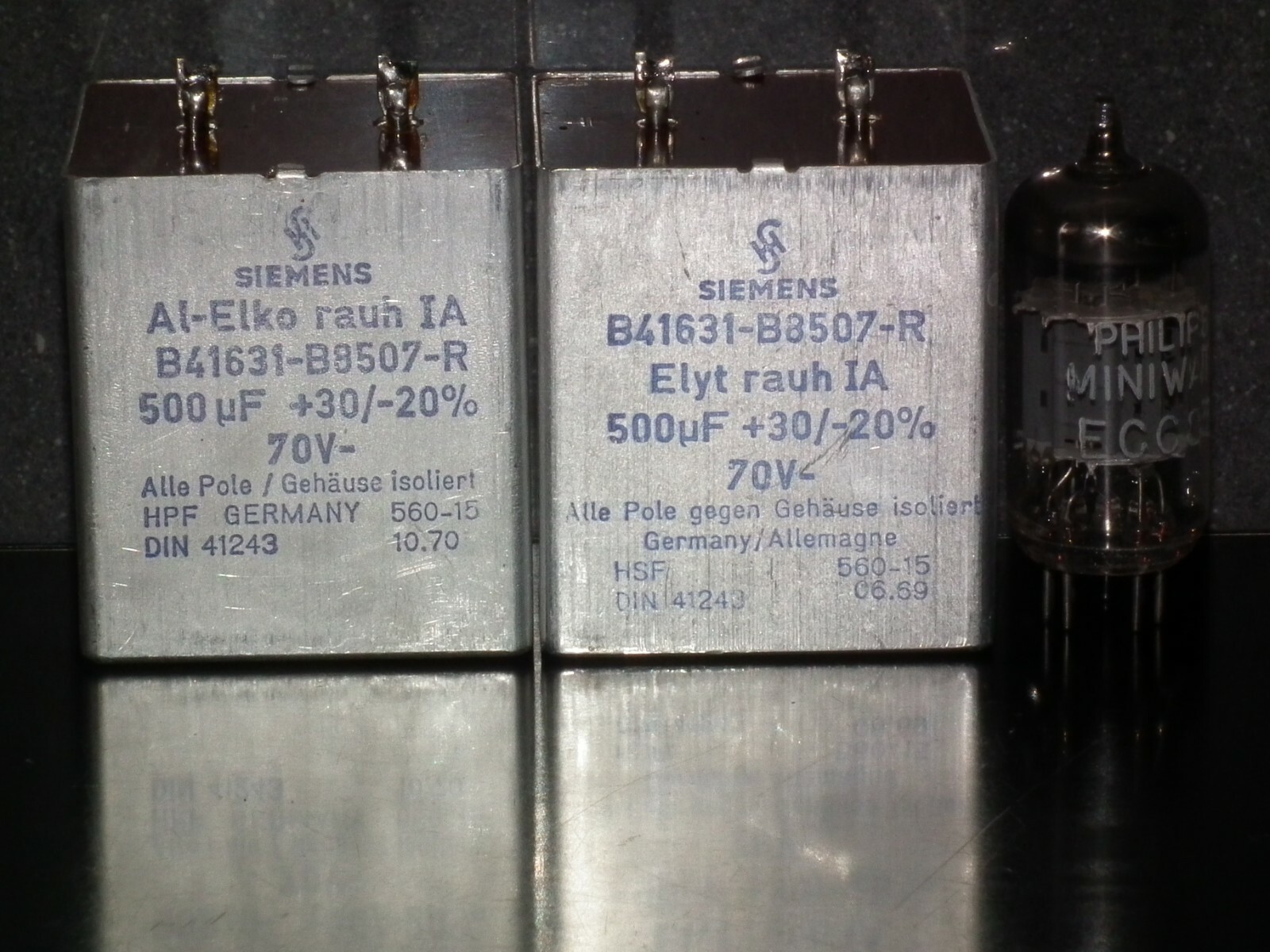 Two vintage Siemens electrolytic capacitors 500uF 70V Klangfilm ...