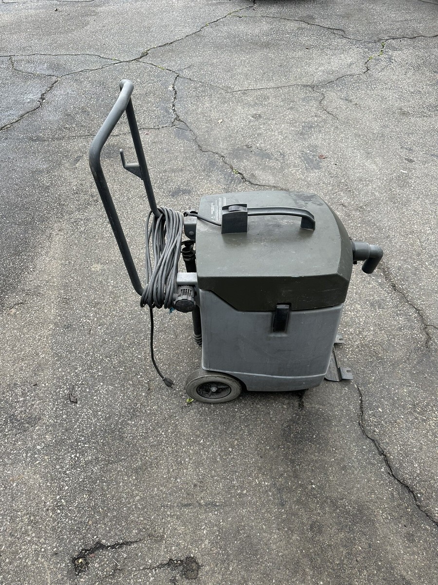 Commercial Walk Behind Vacuum Cleaners Nilfisk Advance GW 6016 Walk
