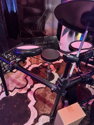 Donner DED-400 Electric Drum Set W/ 20 Watt Amplifier Adult Owned MINT ...