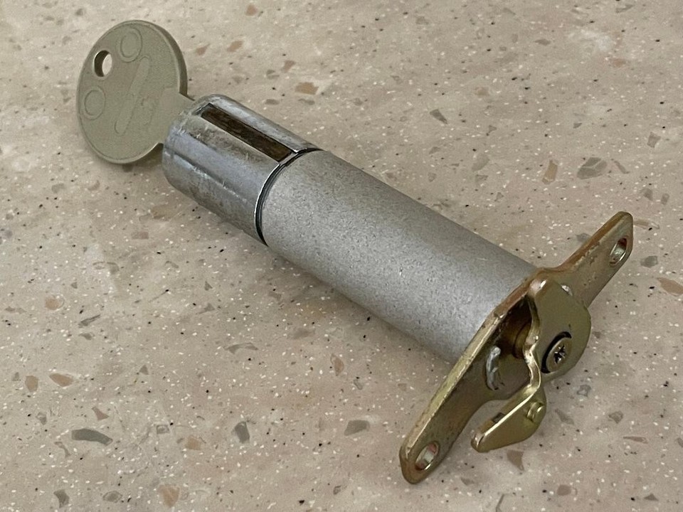 OEM PACHISLO Slot Machine Door Lock / Security Key for Daido Machines ...