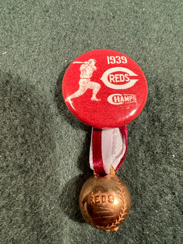 1939 STYLE dated Cincinnati REDS 1" RPPennant PIN w/ "REDS" GOLD Charm ...