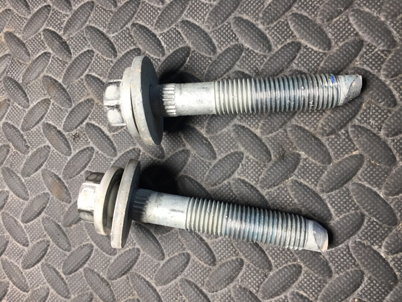 15-2017 FORD MUSTANG GT PP1 OEM STEERING RACK BOLTS HARDWARE USED #1 ...