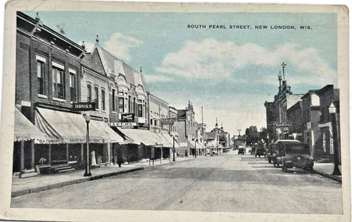 1934 NEW LONDON WISCONSIN SOUTH PEARL STREET Postcard Old Cars S Side ...