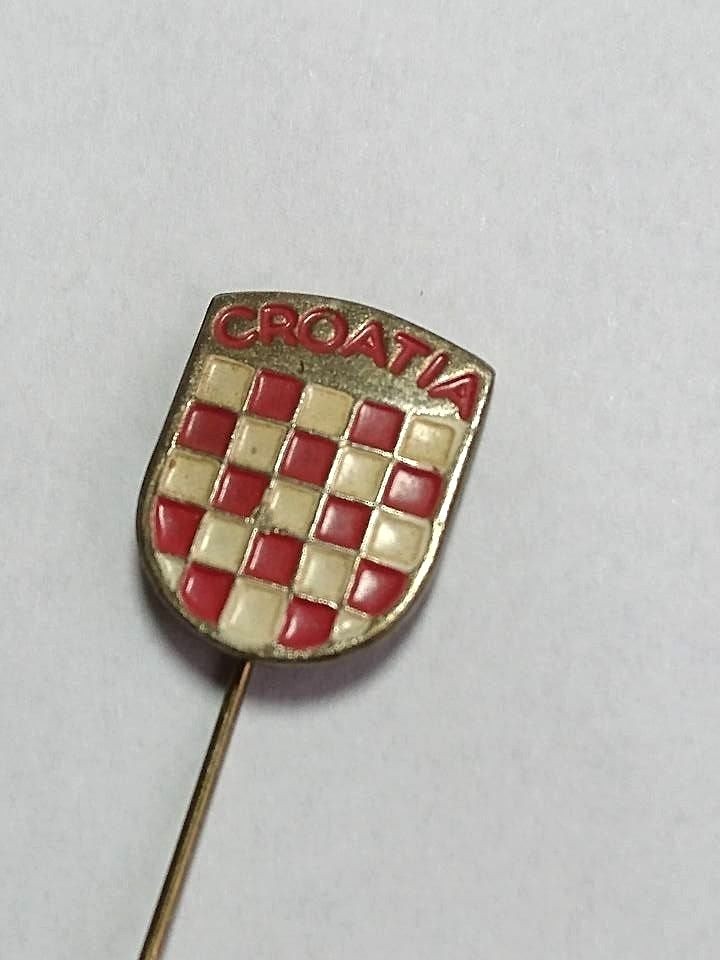 CROATIA Flag of NDH sympathizers Ustasha HOS pin badge from 1990/91 ...