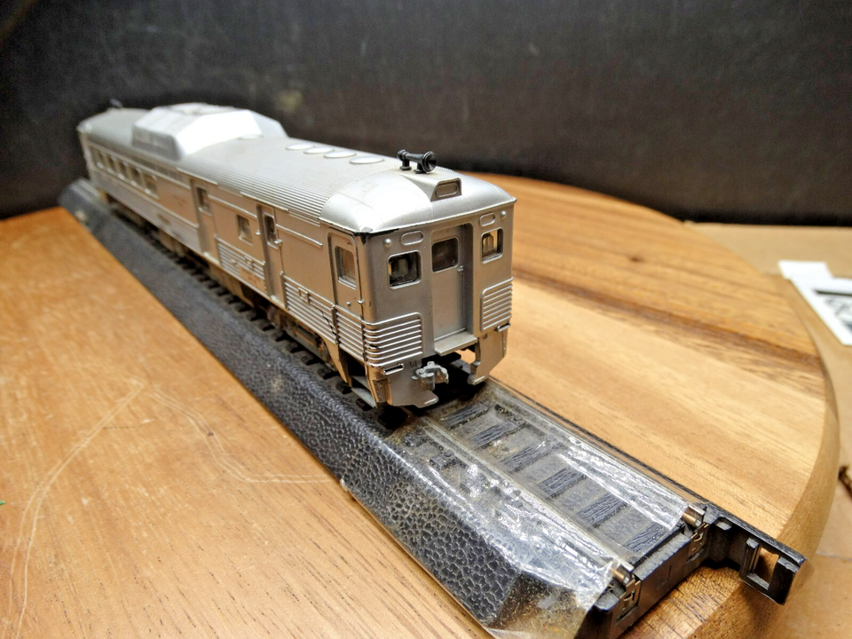 Athearn HO Scale 81' Diecast Chassis Baltimore & Ohio CS Powered RPO ...