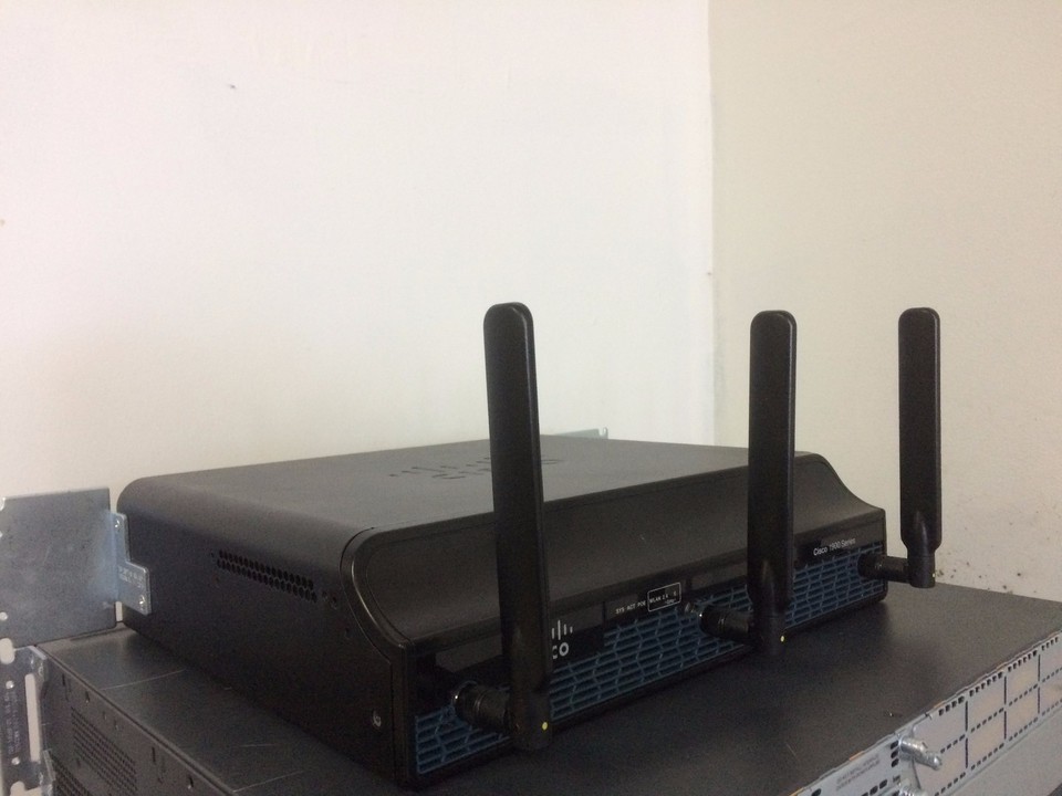 CISCO 1941W-A/K9 GIGABIT SECURITY Wireless ROUTER 1941W-A-N-SEC/K9 802 ...