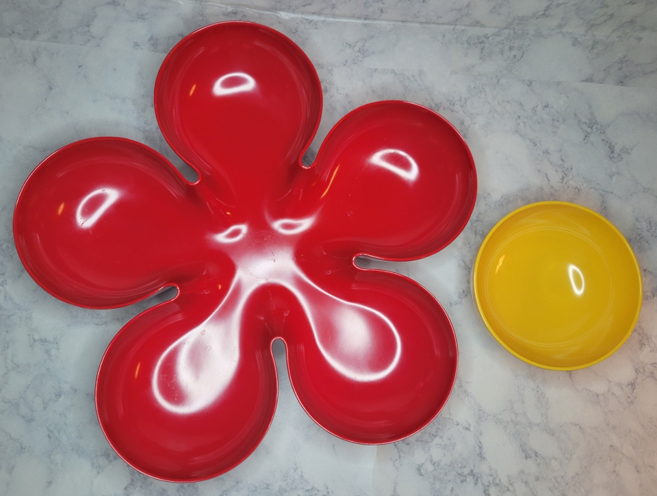 Pier 1 One Daisy Flower Shaped Chip & Dip Snack Tray Red Yellow ...
