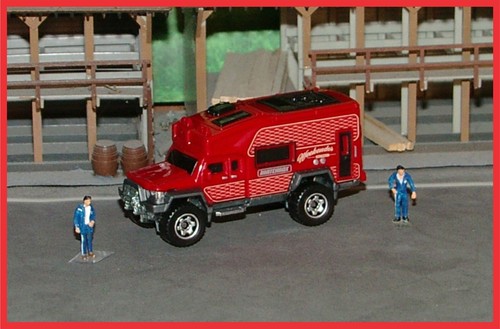 Matchbox: HO Scale _2011_ Road Tripper / Camper _ Weekender Retreat ...