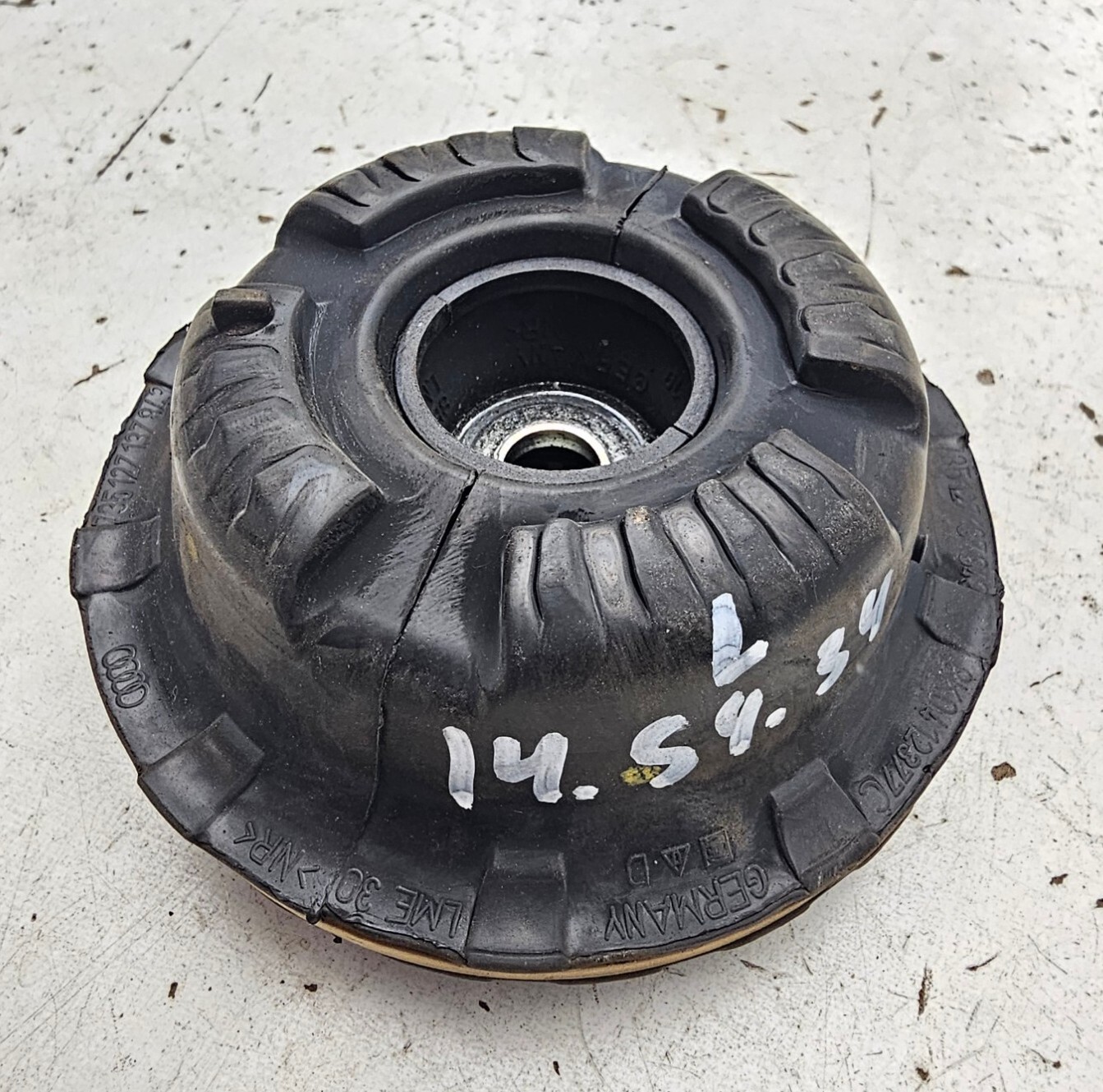 2013-2016 AUDI A4 S4 ALLROAD FRONT UPPER RUBBER STRUT MOUNT OEM ...