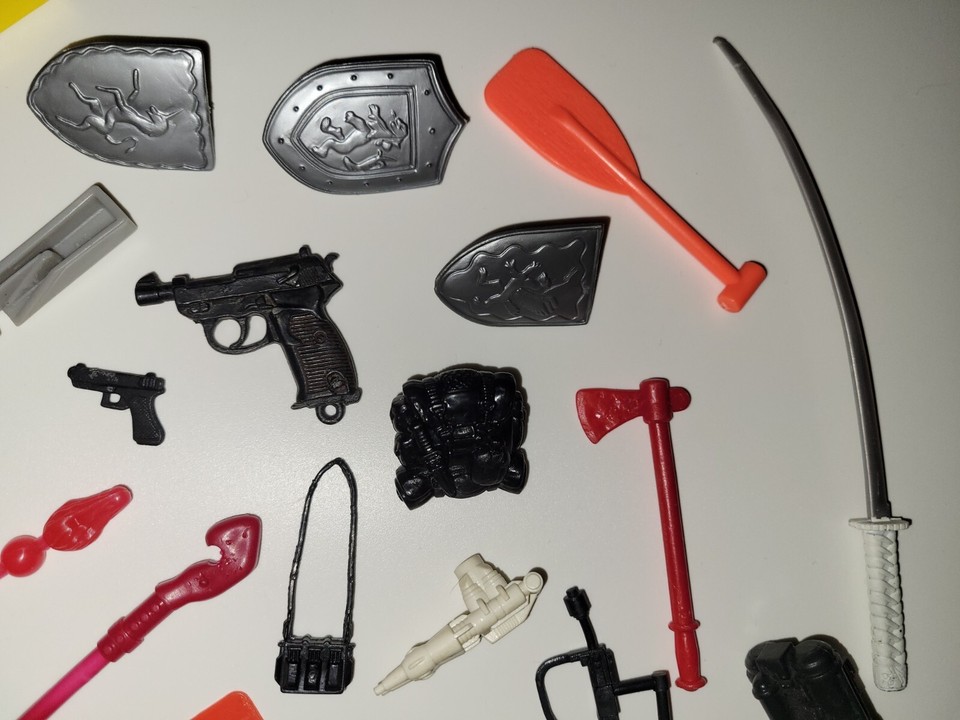 1980's 1990's VINTAGE Action Figure WEAPONS GUNS SPEARS SHIELDS PLAYSET ...