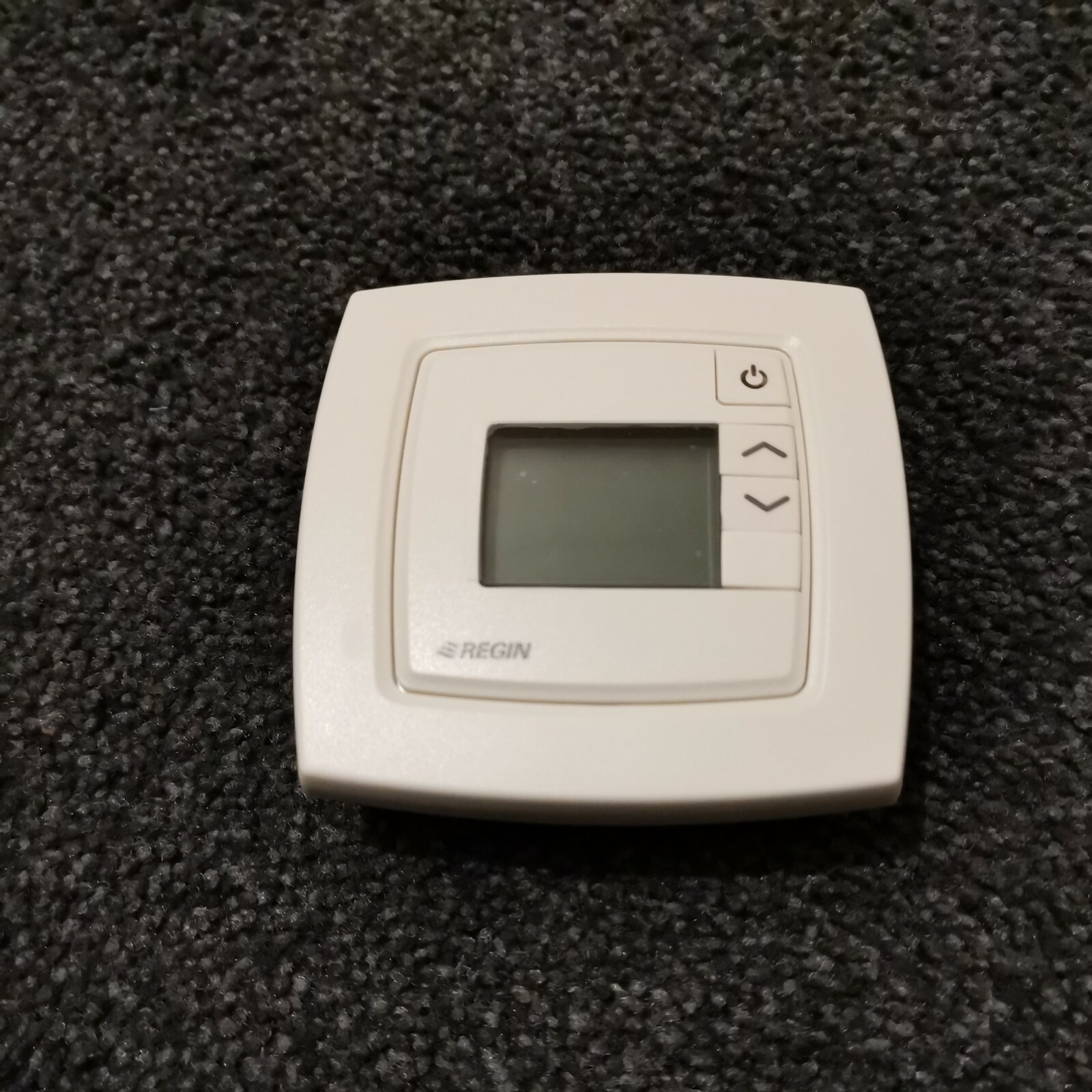 Regin Room Controller RC-C3H 0-10V ON/OFF HIDDEN SETPOINT 24v AC supply ...