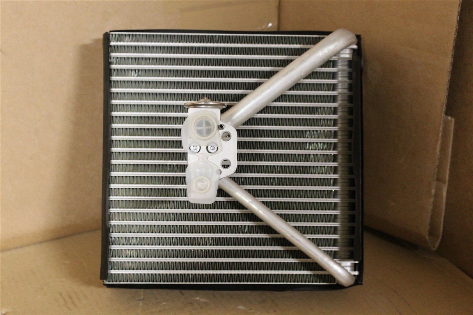 VW Skoda Polo Fabia Air Con Evaporator with valve 6Q0820103B New ...