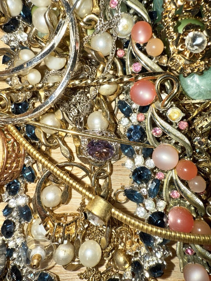 Estate Jewelry Vintage & Modern, Gold & Silver Tone Unique Array In ...