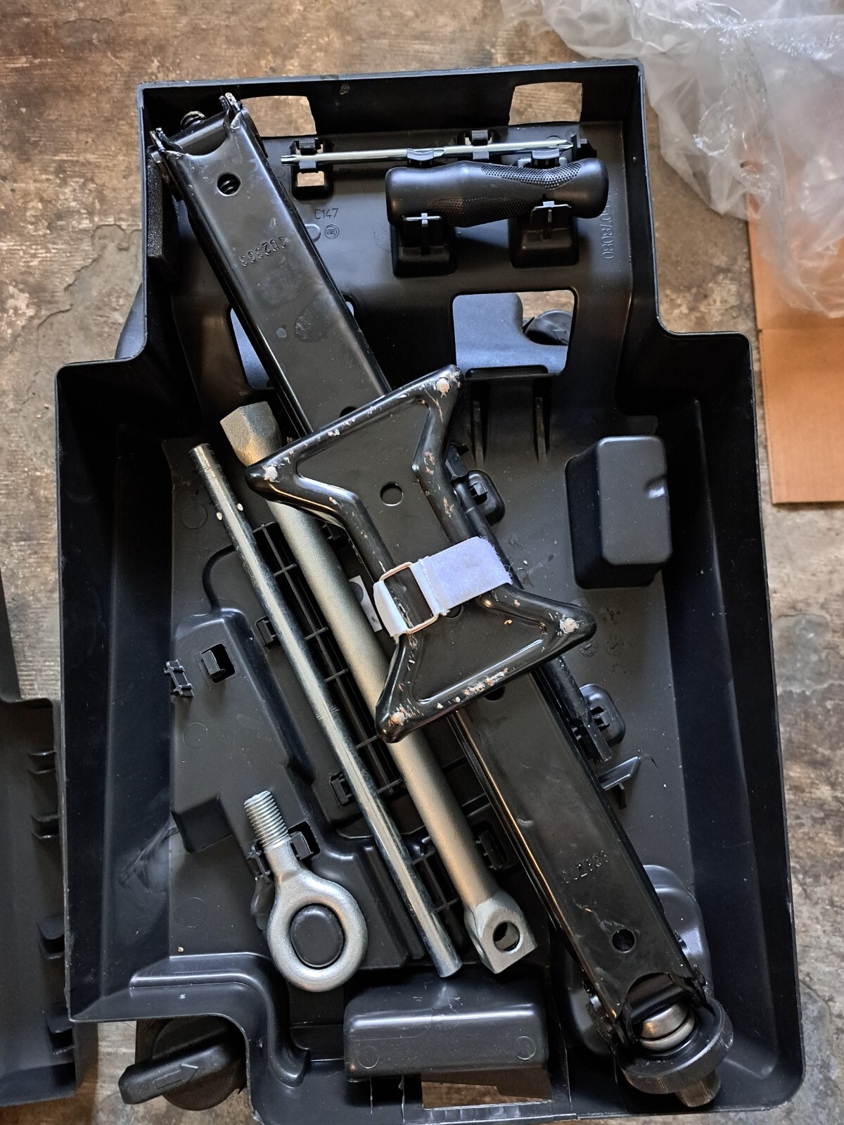 FIAT DUCATO PEUGEOT BOXER CITROEN RELAY TOOL KIT JACK SET WHEEL BRACE ...