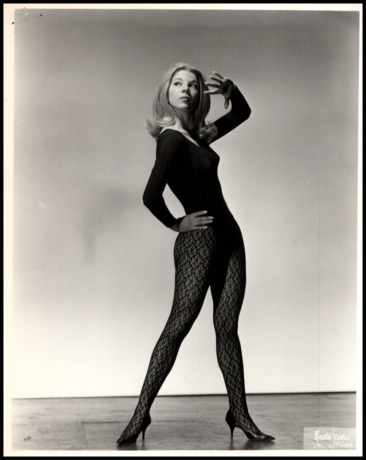 Unknown Actress 1950s Vintage Hollywood Beauty Cheesecake Photo M 444