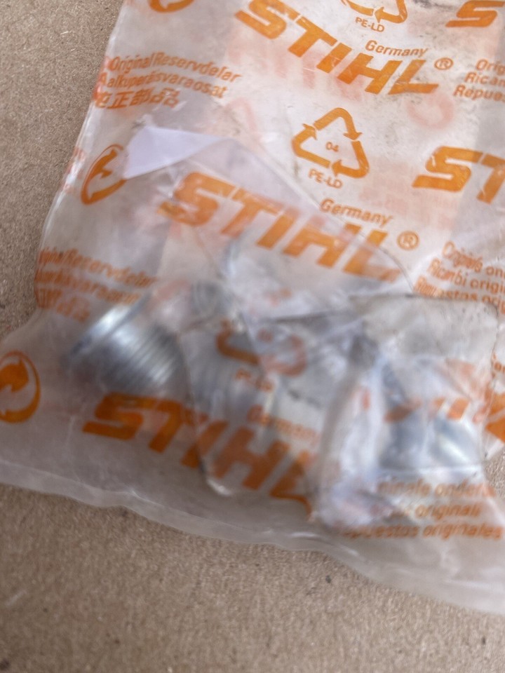 (IB11) Lot of (7) 4226 641 6500 OEM Stihl Screw Plugs | eBay