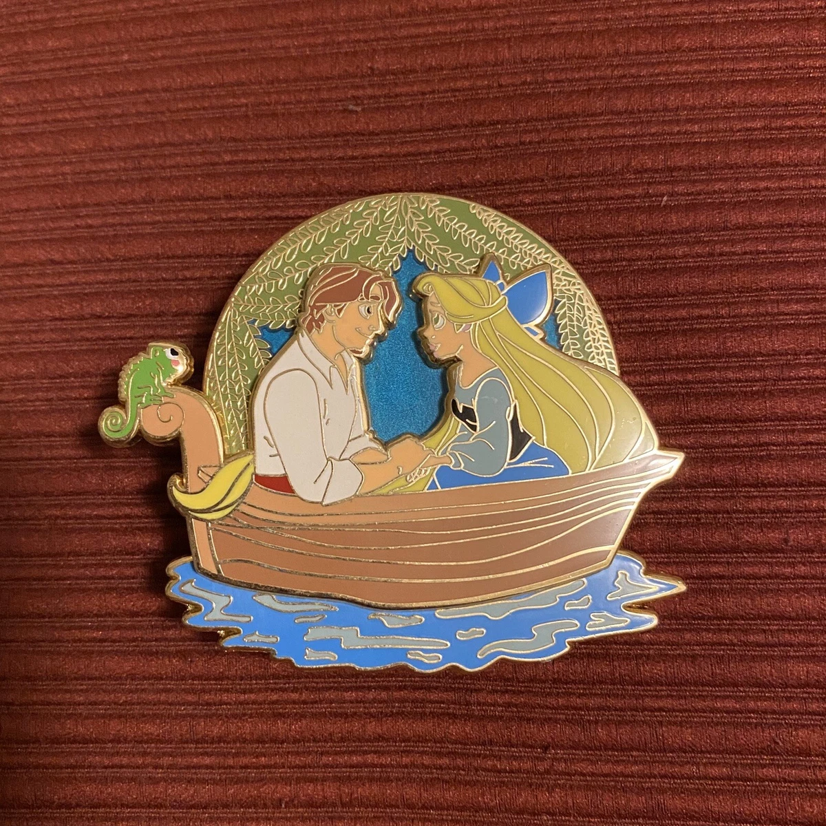 Disney Princess Rapunzel And Flynn Kiss