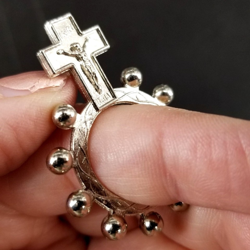 Crucifix Rosary Ring Sz 8 Silver Toned Prayer Hail Mary Christian ...
