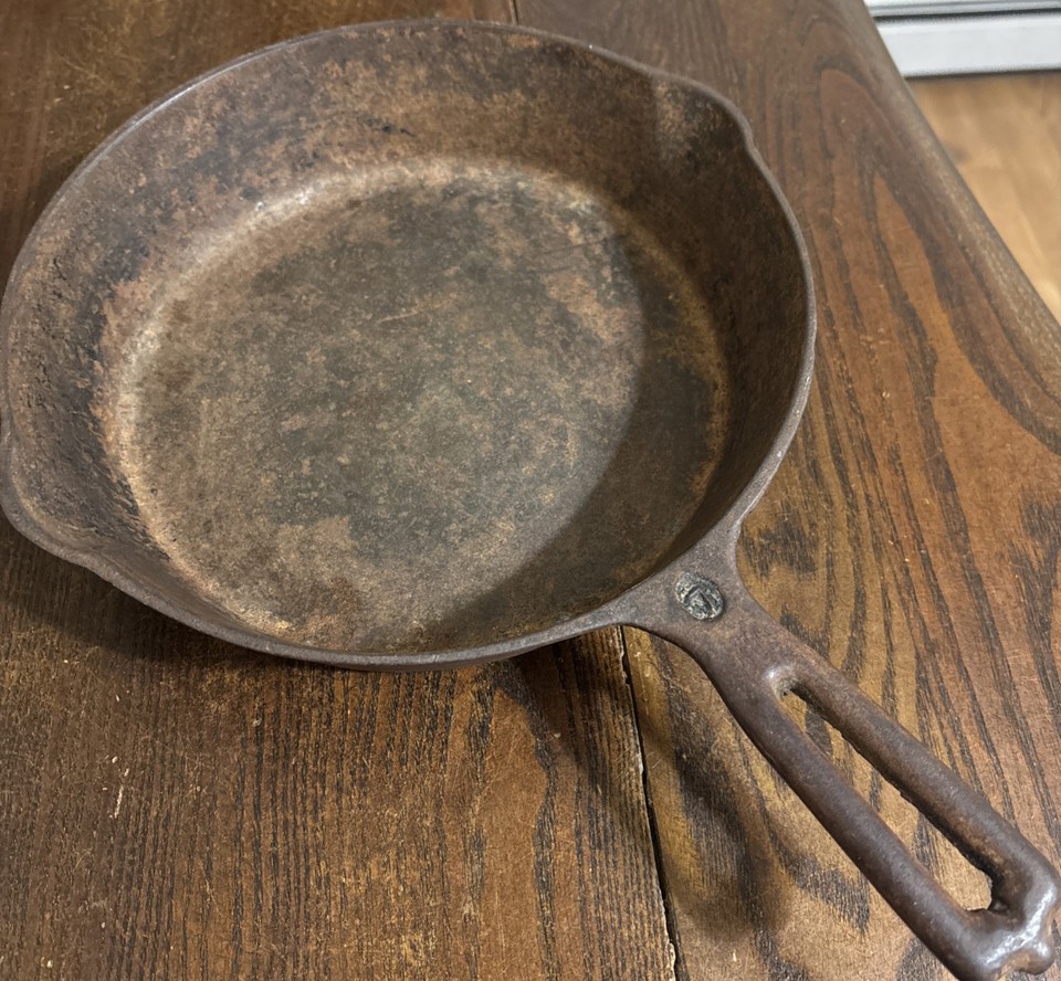 Vintage Wapak Cast Iron Indian Head Skillet #7 | eBay