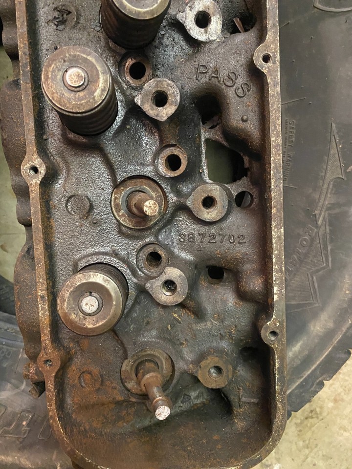 1966 Big Block Chevy BBC 396 427 Oval Port Heads 3872702 702. B-22-6. B ...