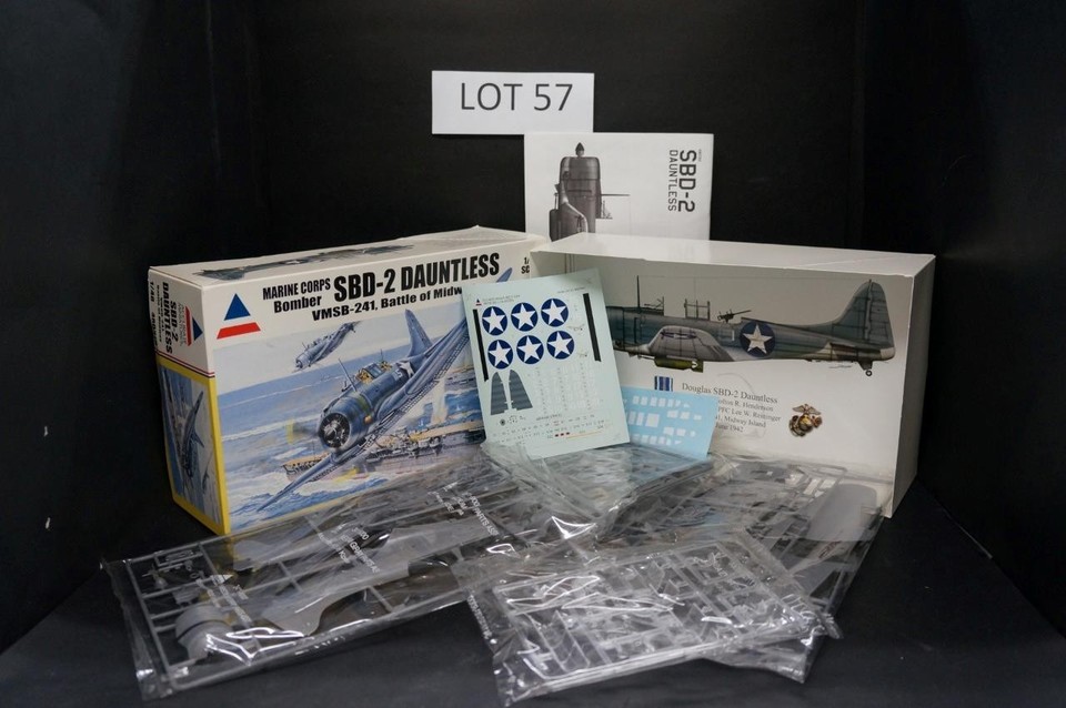 LOT 56- 3 ACCURATE MINIATURES MODEL KITS 3414 GRUMMAN- 3420 DAUNTLESS ...