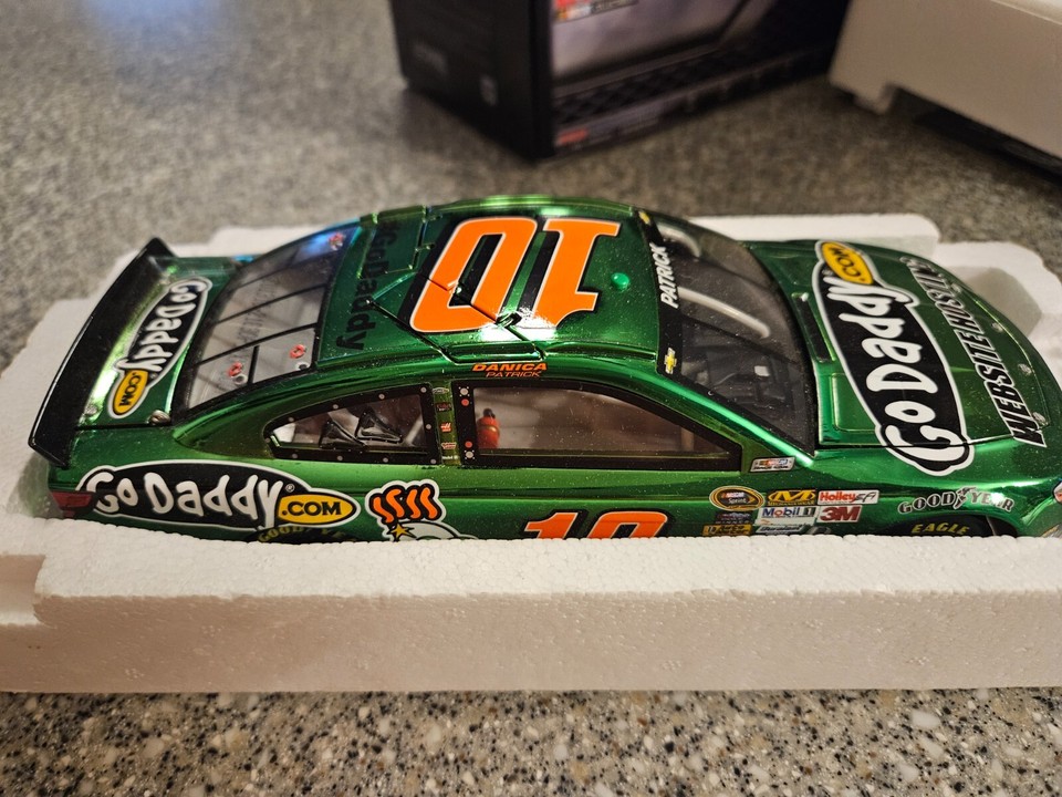 Danica Patrick 2012 # 10 SHR 1/24 Lionel Green Color Chrome GoDaddy ...