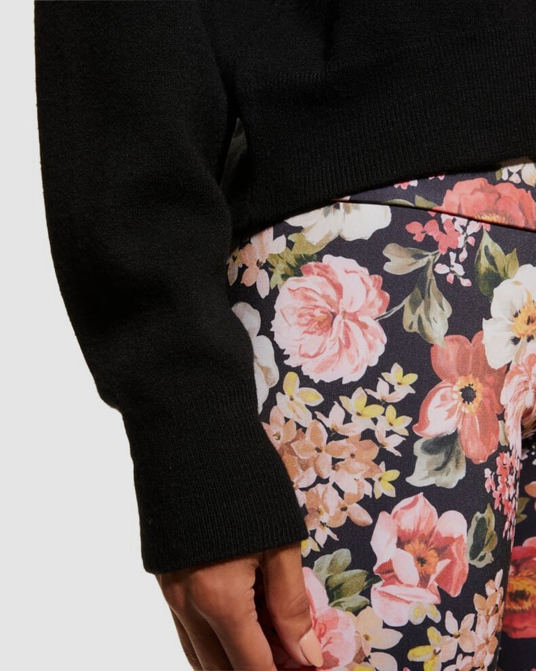 $79 Onzie Women's Black Cropped Pullover Hoodie Sweater Size S/M | eBay UK