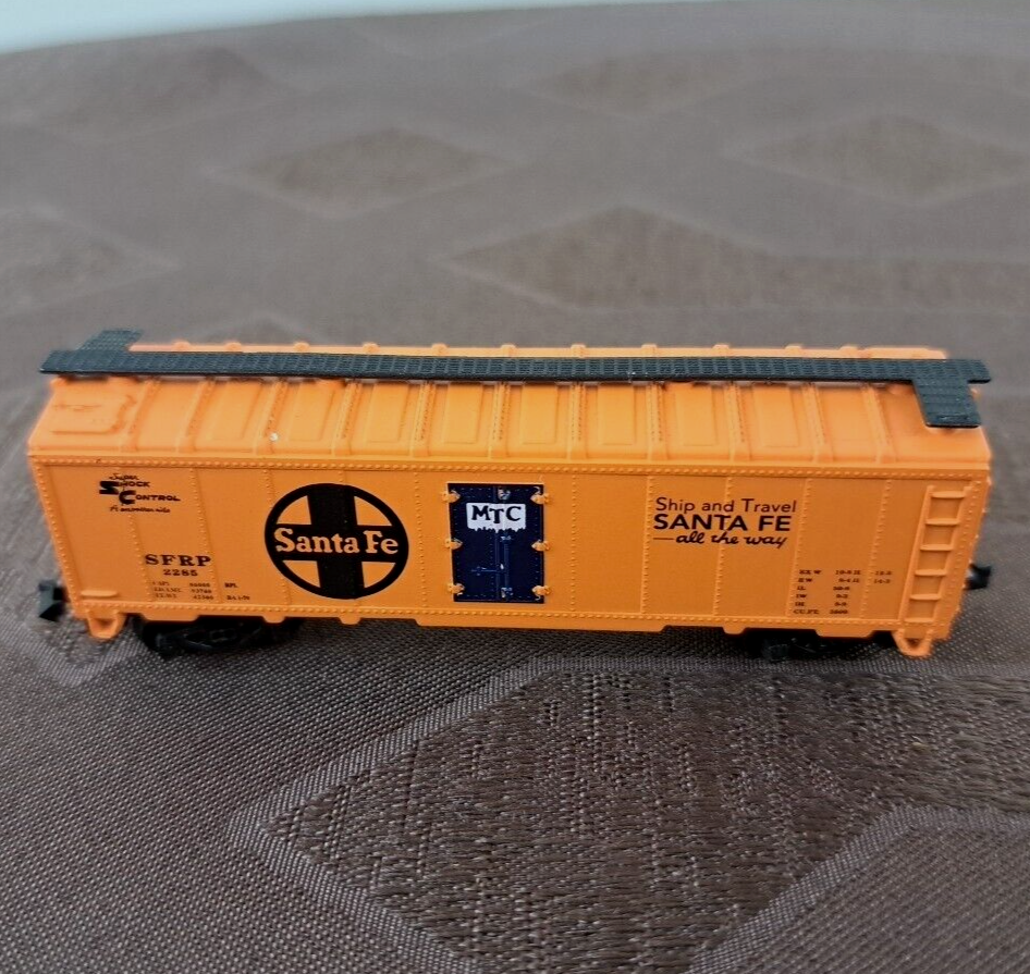 Model Power Santa Fe Reefer Freight Box Car N Scale 1:160 SFRP 2285 ...