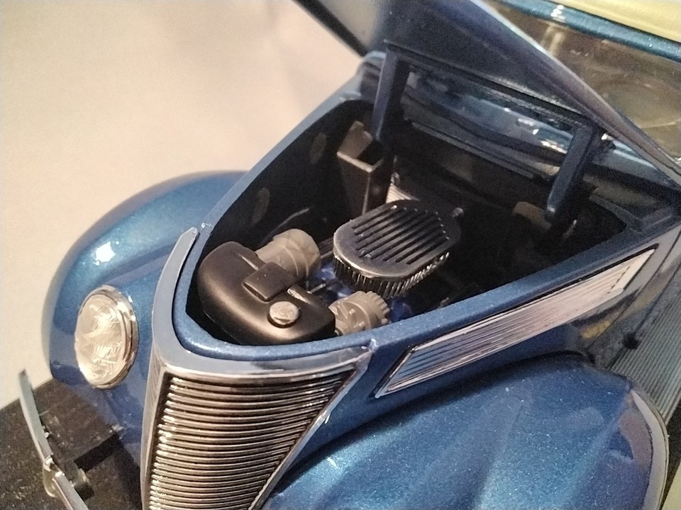 Fairfield Mint 1:18 diecast 1937 Ford Cabriolet *RARE* Top Up Blue ...
