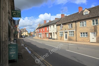 Photo 6x4 High Street, Lechlade Lechlade on Thames Houses and ...