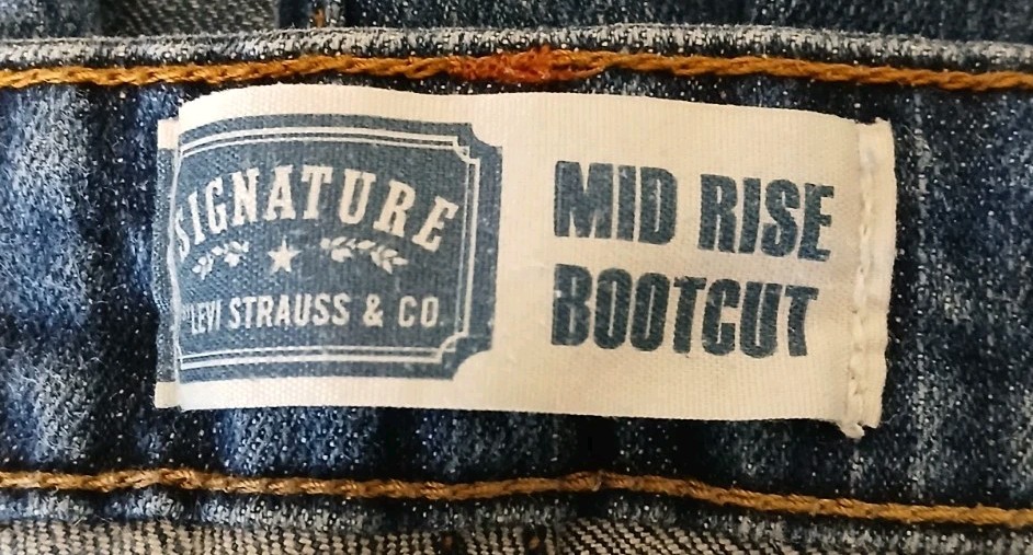 Levis Signature Jeans Size 12 Short Mid Rise Boot Cut Medium Blue Denim ...