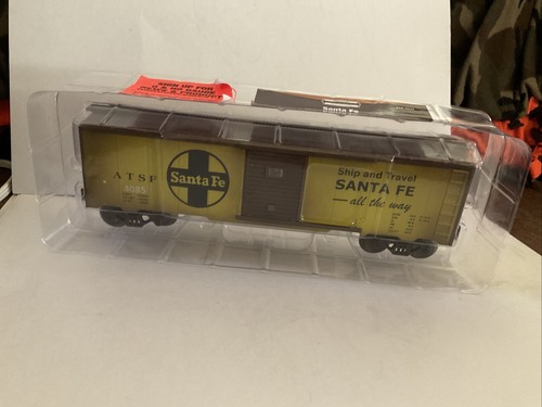 O Gauge SANTA FE Box Car Menards | eBay