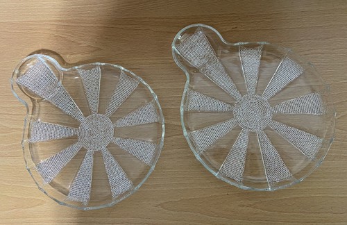 SET OF 2 SNACK PLATES WITH ROUND CUP HOLDER SPOT-10" long-pinwheel ...