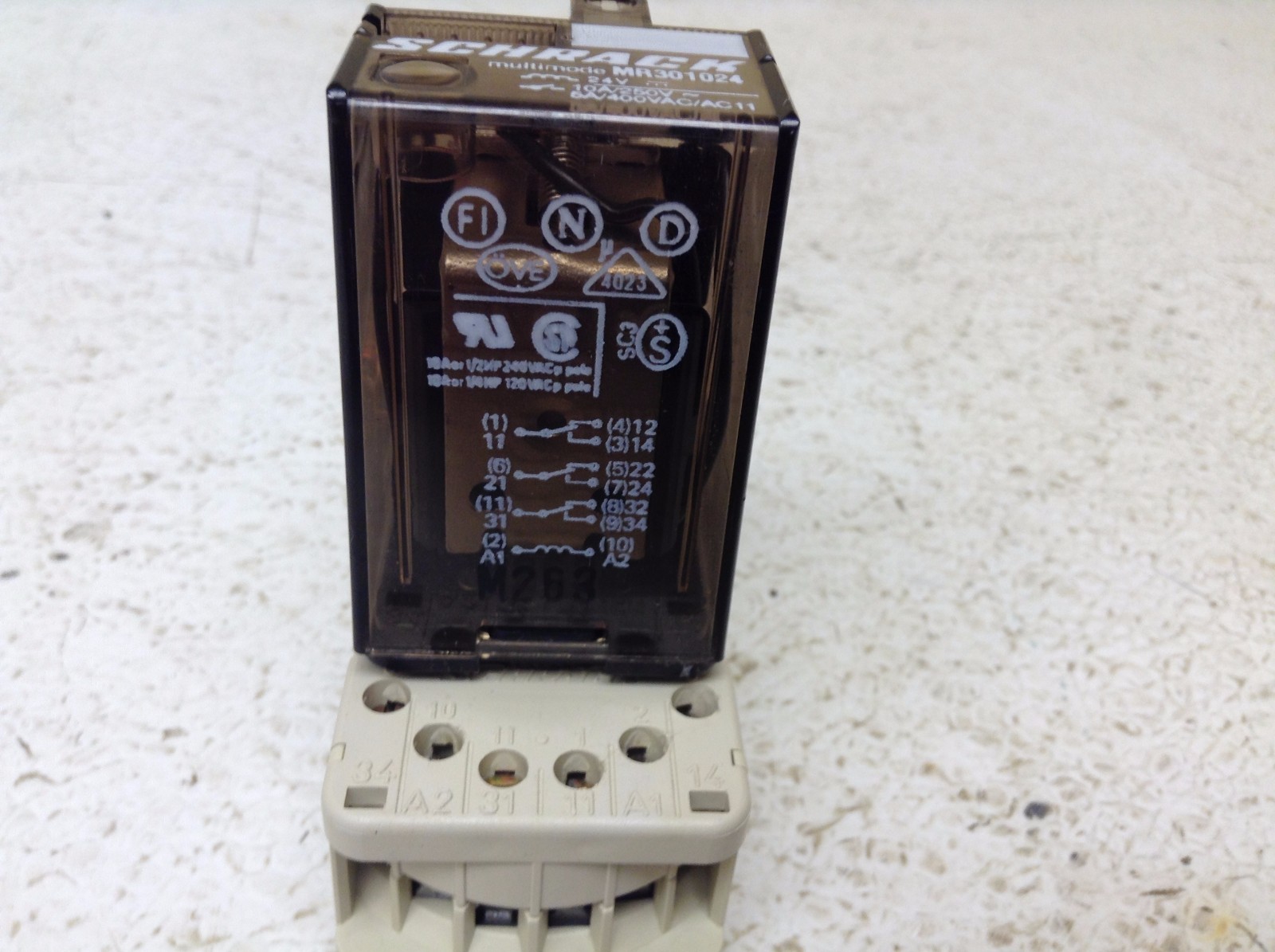 Schrack MR301024 24 VDC Pilot Relay w/ Base | eBay