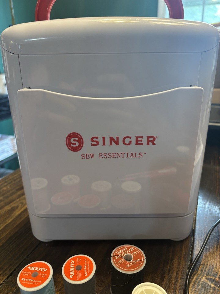 Starter Sewing Machine Lot Singer Sew Mate 5400+ Sew Essentials ...