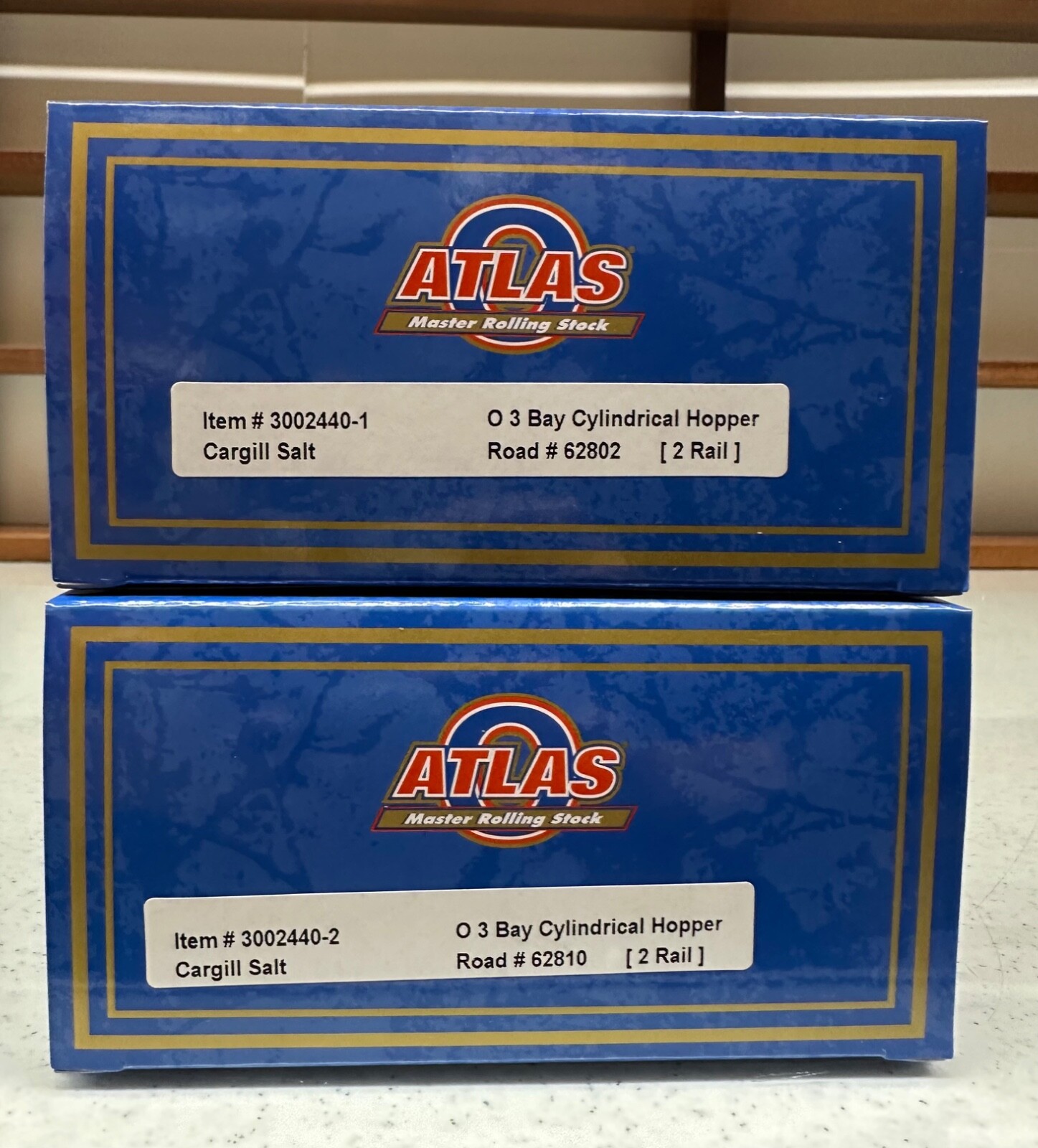 Atlas #3002440 O Scale 2 Rail Cargill Salt 3-Bay Cylindrical Hopper NEW ...