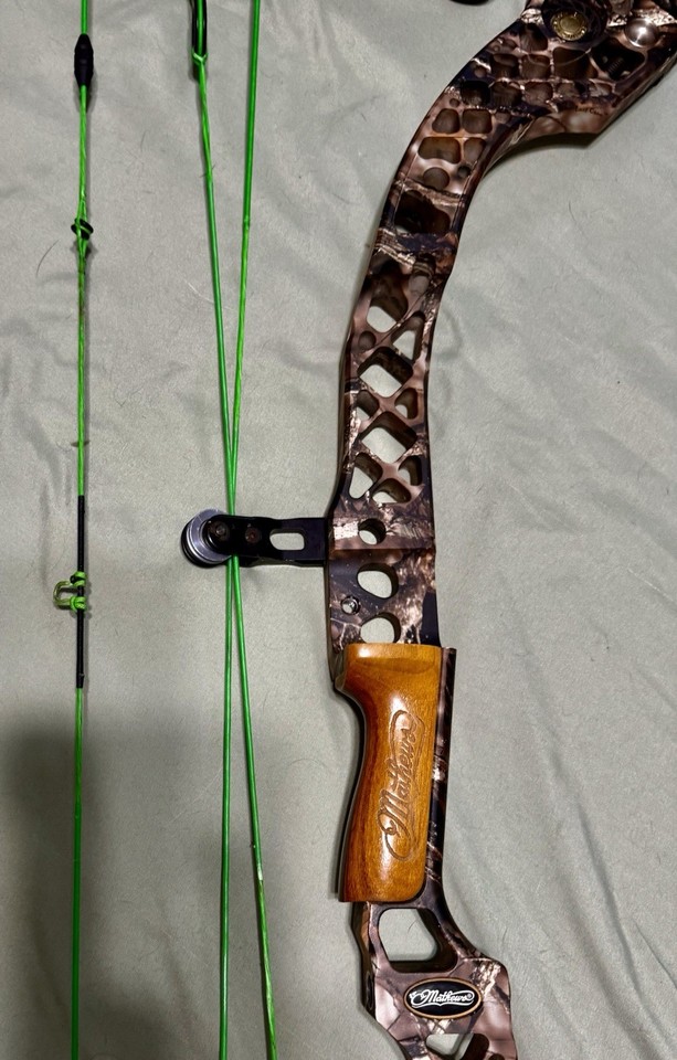 Mathews Monster MR5 Compound Hunting Bow 70 / 29.5 Left Handed | eBay