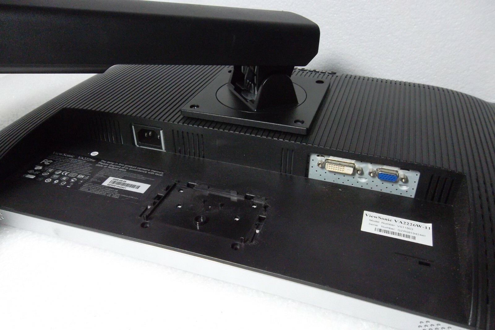ViewSonic VA2226W 22" Widescreen LCD Monitor DVI VGA 1680x1050 Tiltable ...