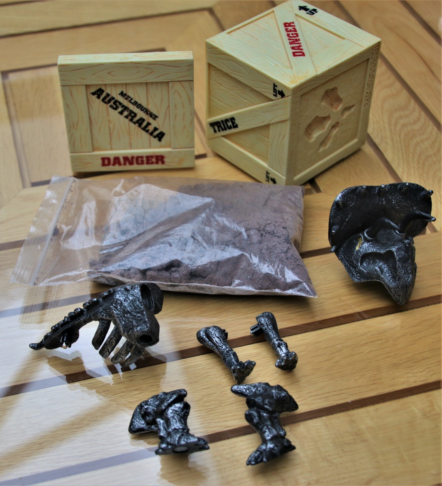 Mega Bloks Magnext Magna-Bones Triceratops 29613 Dinosaur in Crate ...
