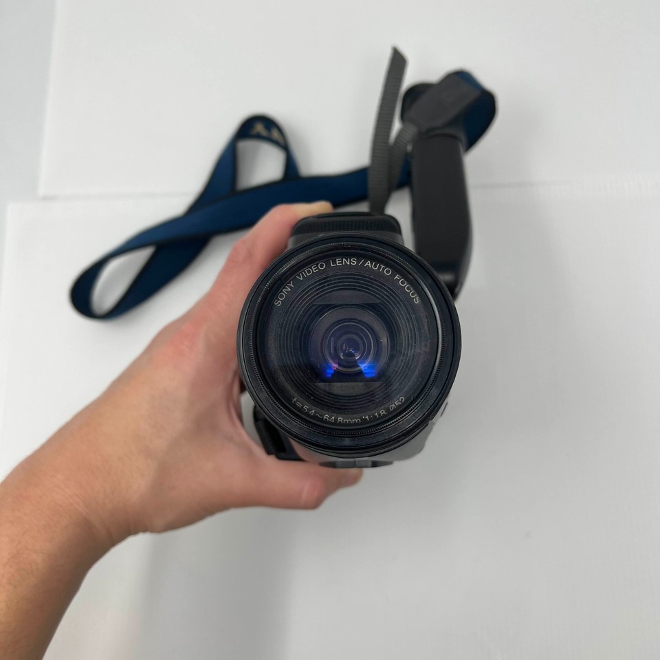 Sony Handycam 8 CCD-FX630 Camcorder With Batteries, Chargers, Extras ...