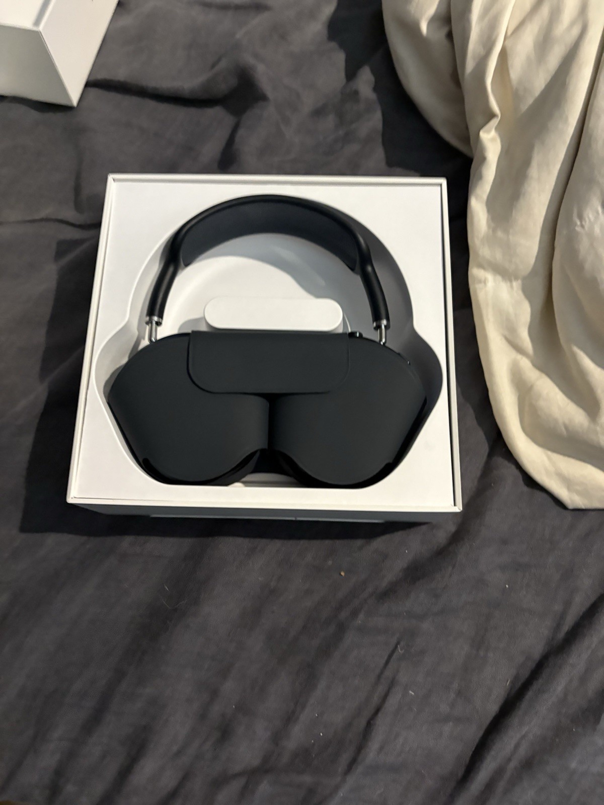 Apple AirPod Pro Max 2 Midnight Edition Sealed. Brand New Un Opened ...