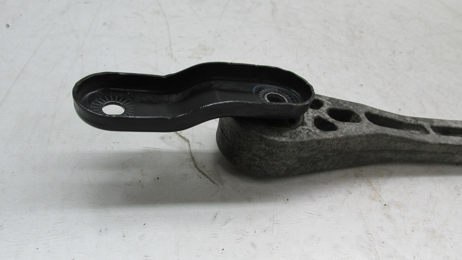 2012-2015 Volkswagen Passat OEM 2.0L Diesel Rear Engine Support Mount ...