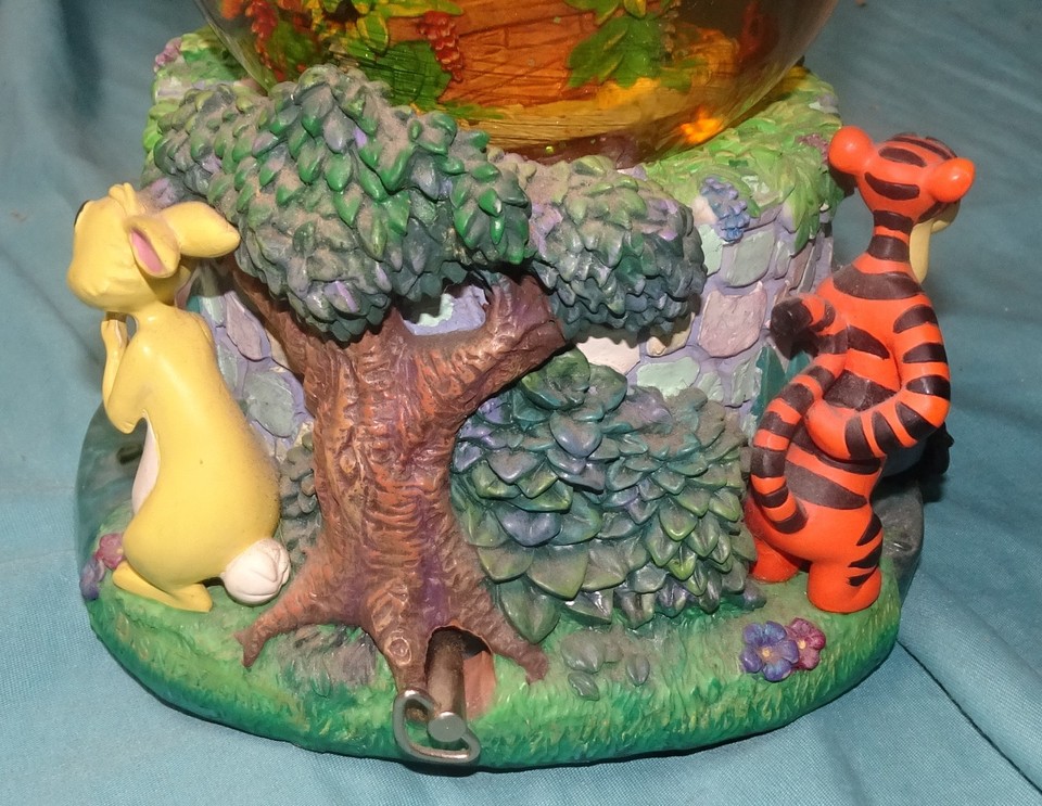 MURKY WATER = Disney Winnie the Pooh Musical Snow WATER Globe = 1963 ...